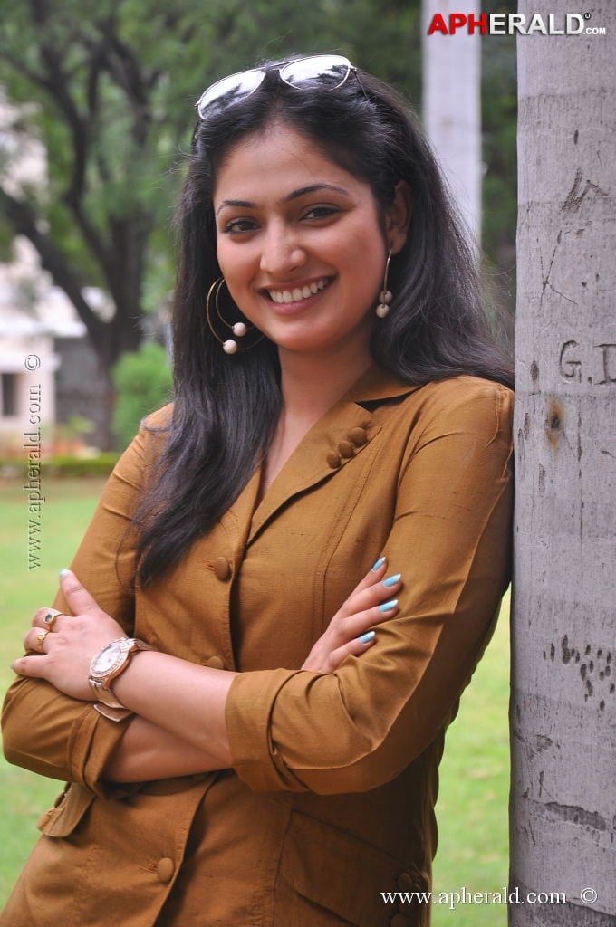 Haripriya Latest Pics
