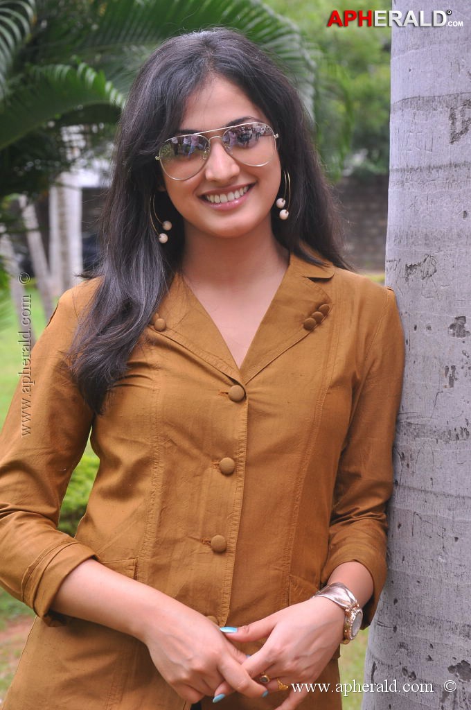 Haripriya Latest Pics