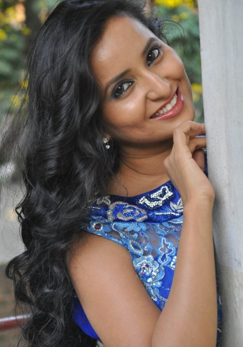 Ishika Singh Spicy Stills