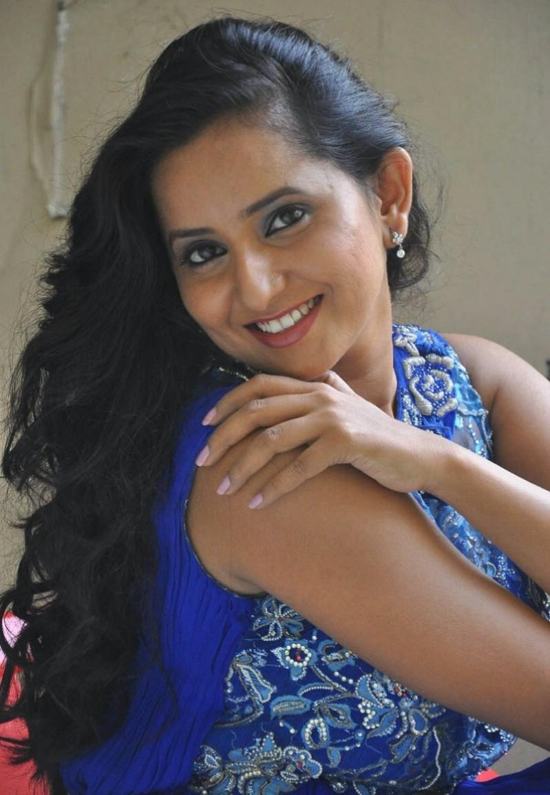 Ishika Singh Spicy Stills