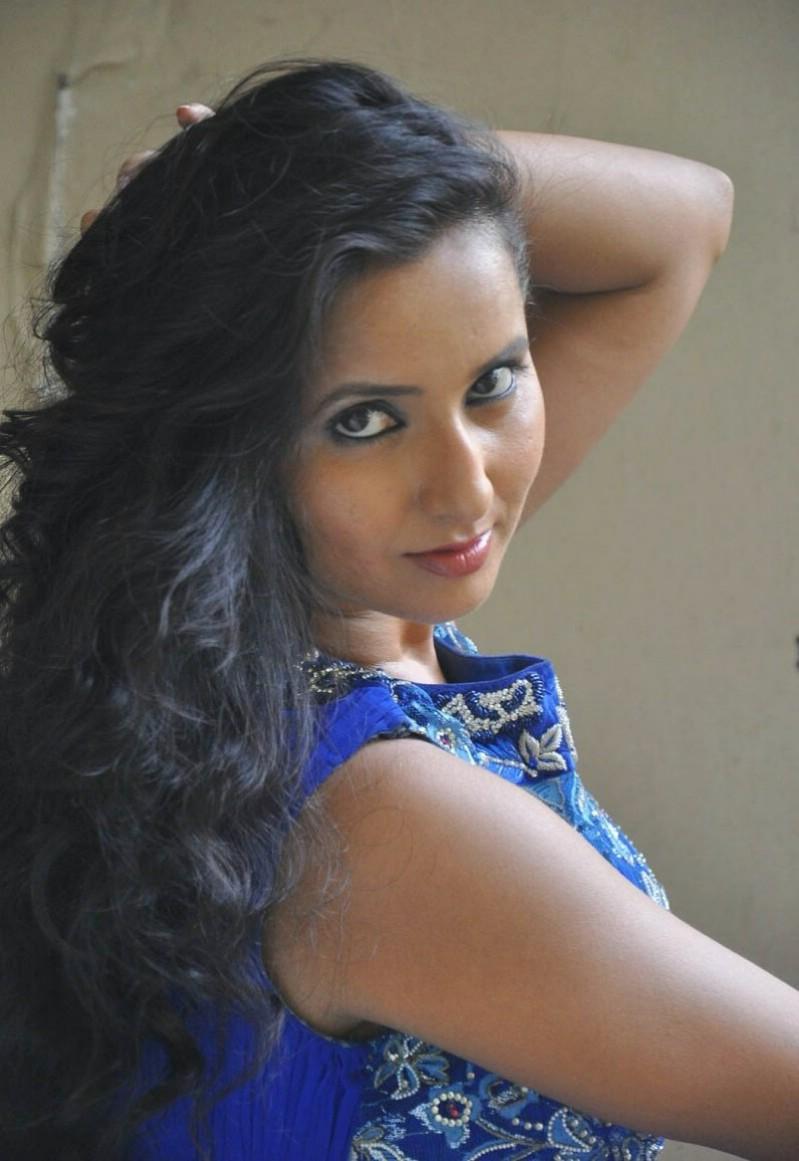 Ishika Singh Spicy Stills