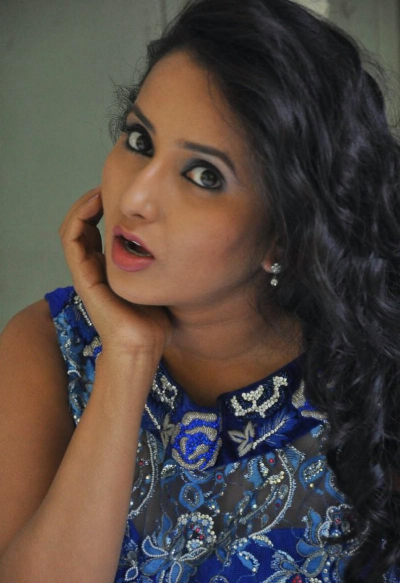 Ishika Singh Spicy Stills