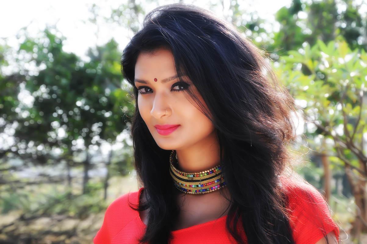 Ishitha Hot Stills In Miss Leelavathi Movie