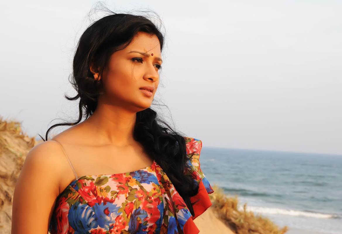 Ishitha Hot Stills In Miss Leelavathi Movie