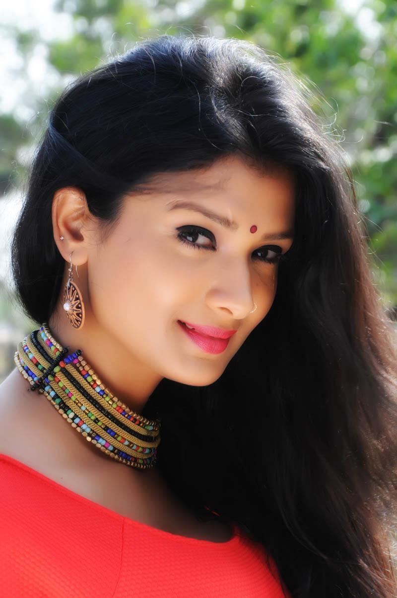 Ishitha Hot Stills In Miss Leelavathi Movie