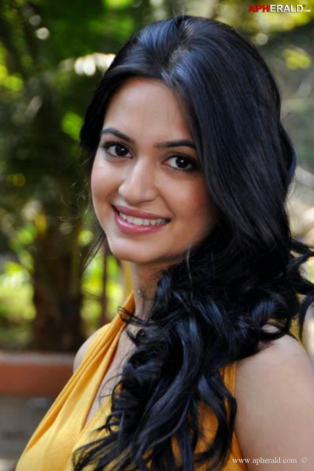 Kriti Kharbanda gallery