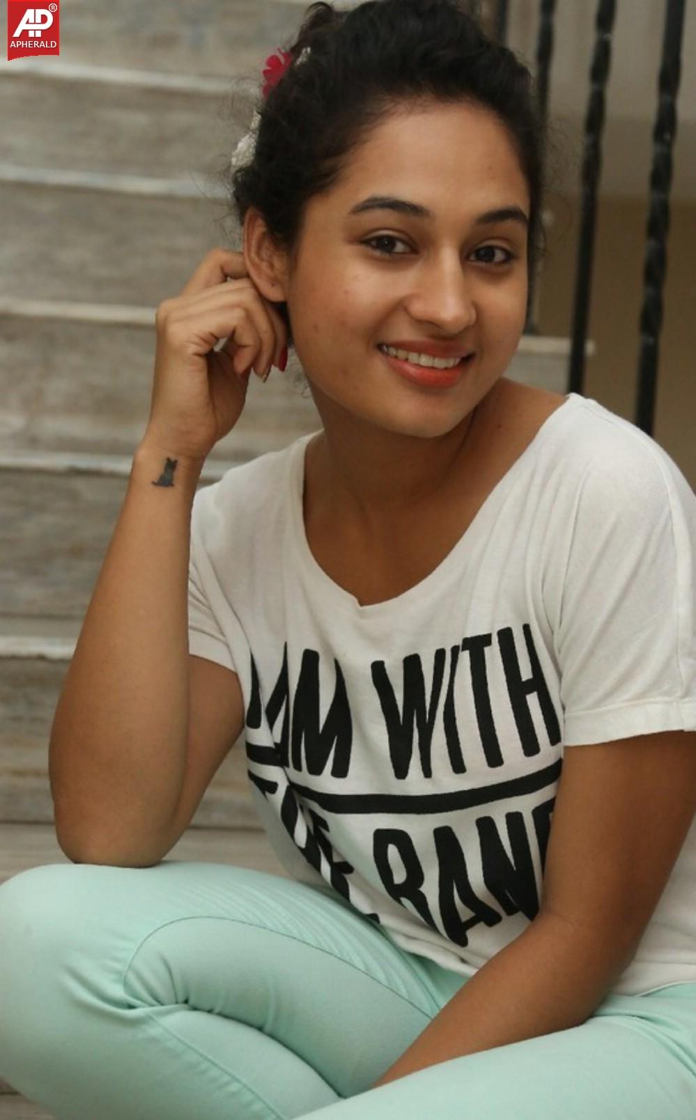 Pooja Ramachandran New Stills