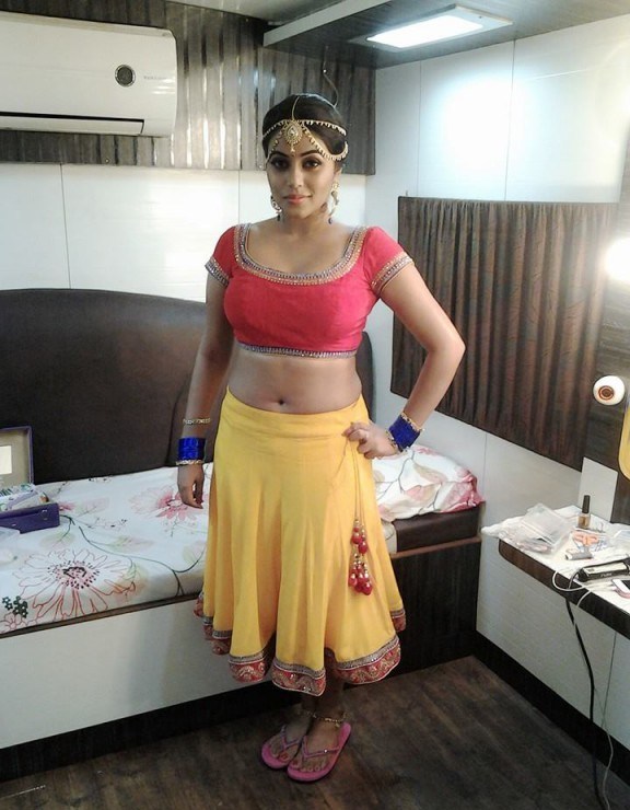Poorna Navel