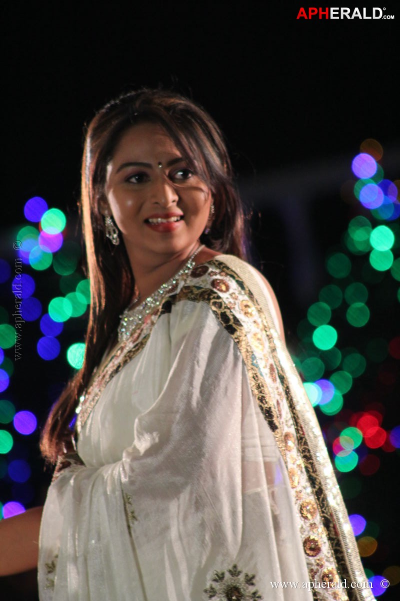 Samvritha Sunil Photos