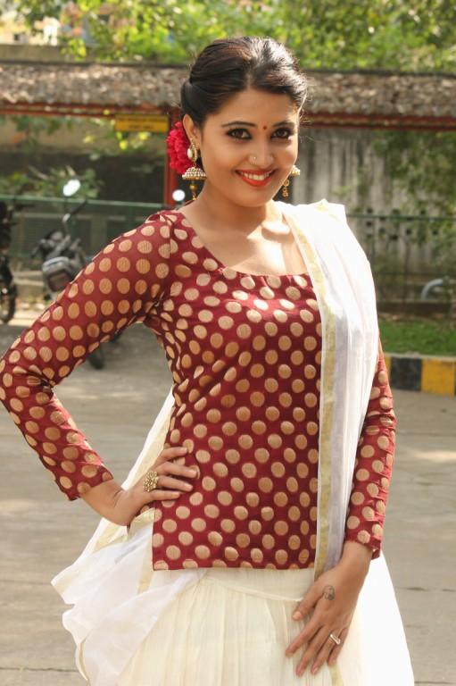 Sandra Latest Stills