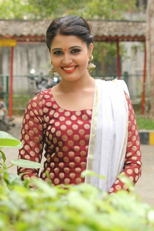 Sandra Latest Stills