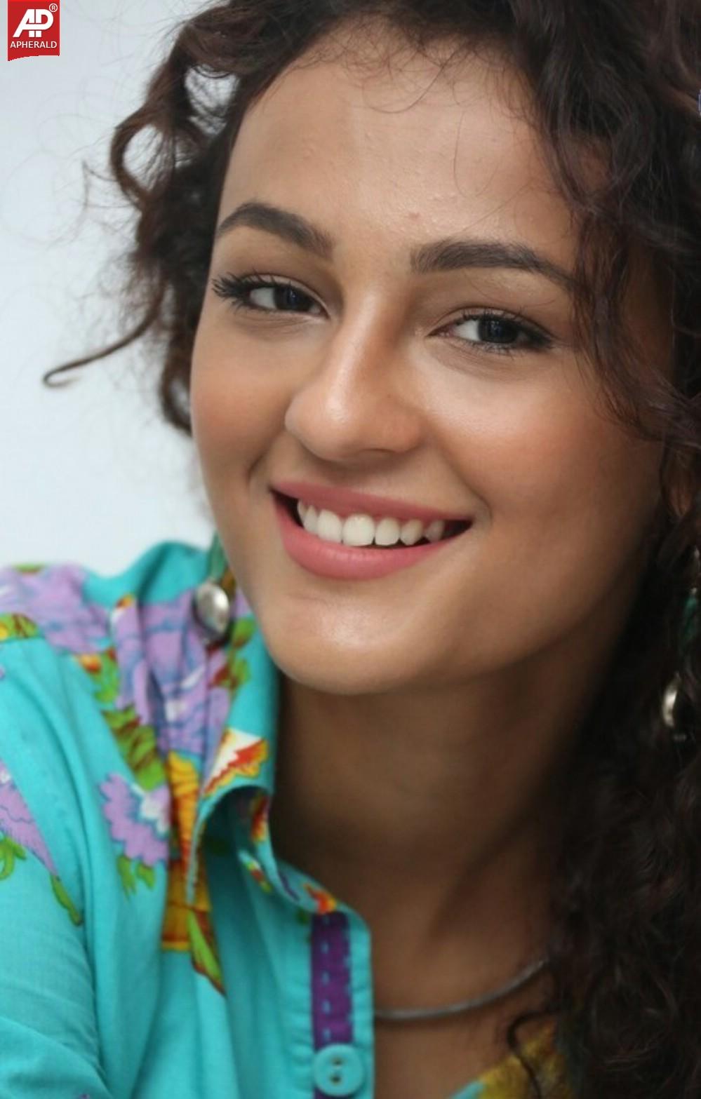 Seerat Kapoor Beautiful Photoshoot