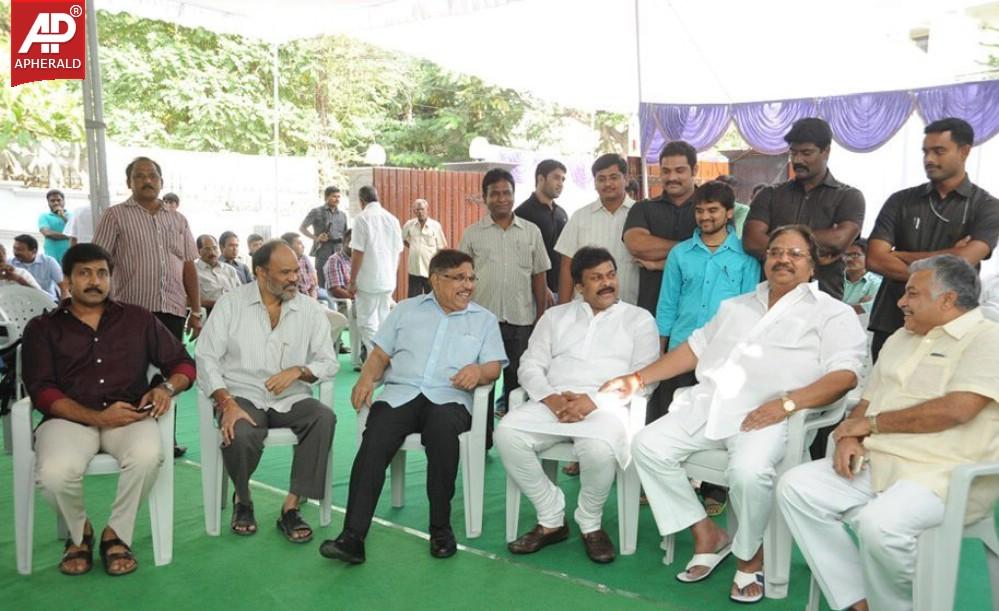 Dasari Narayana Rao and Chiru at Vadde Ramesh 1st Year Cere