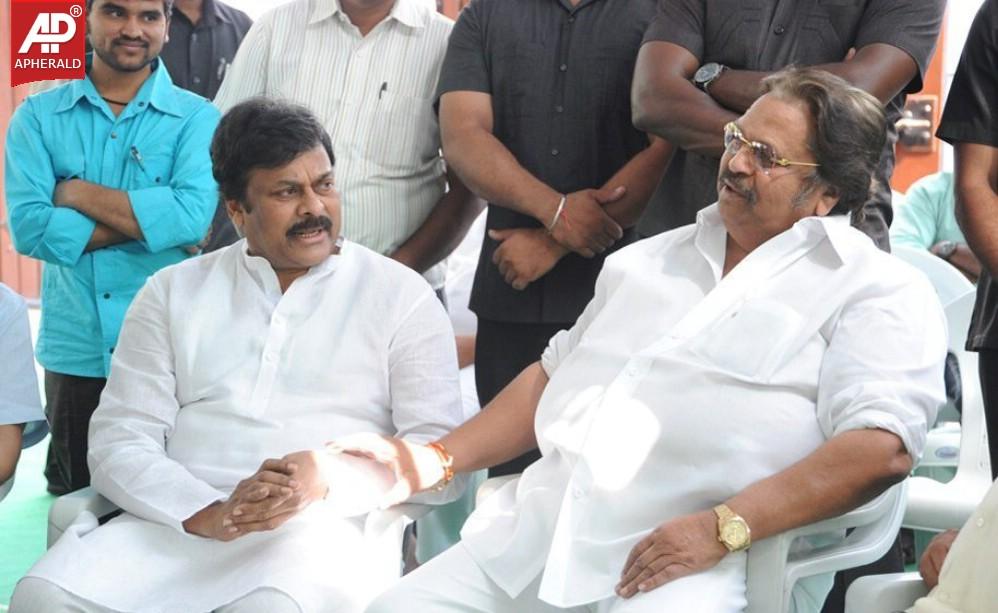 Dasari Narayana Rao and Chiru at Vadde Ramesh 1st Year Cere