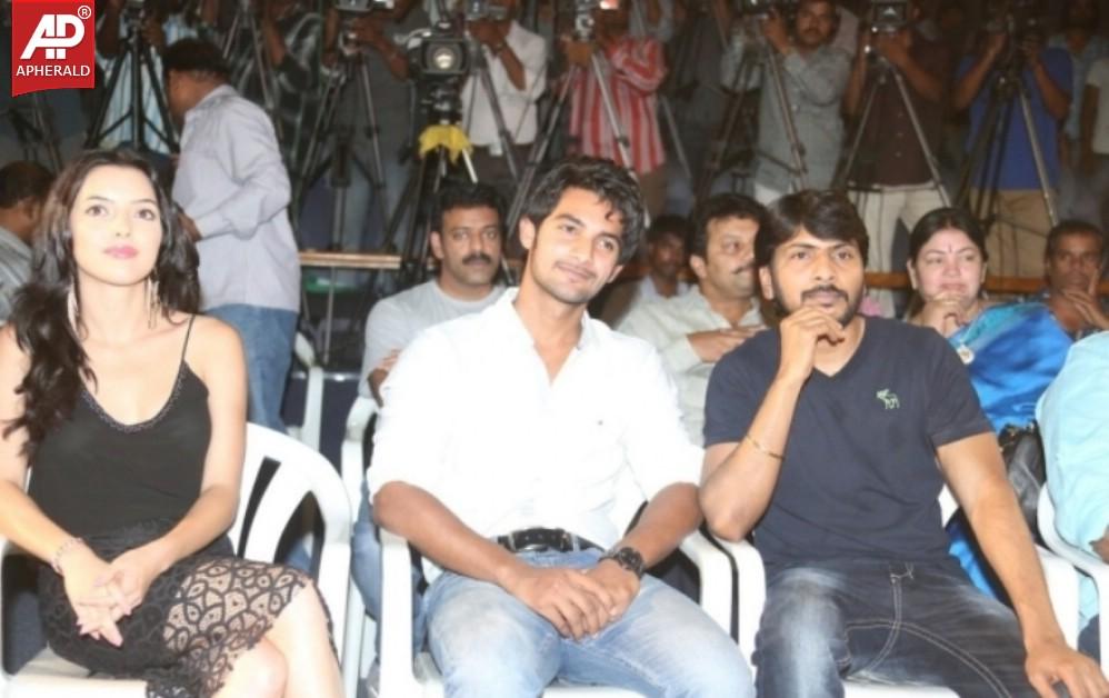 Gaali Patam Movie First Look Photos