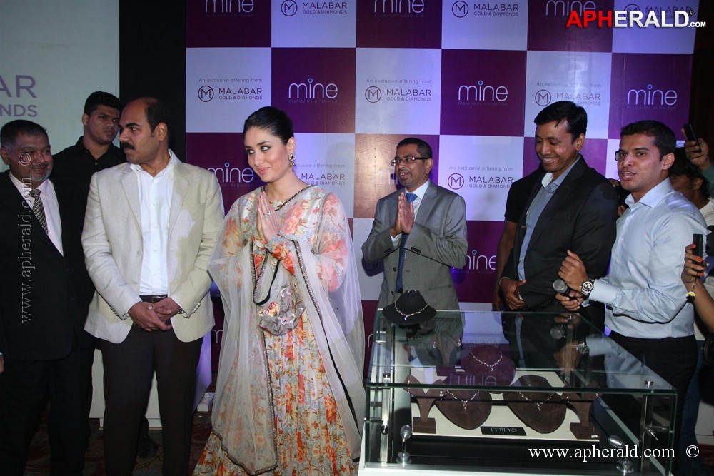 Kareena launches Malabar Gold n Diamond