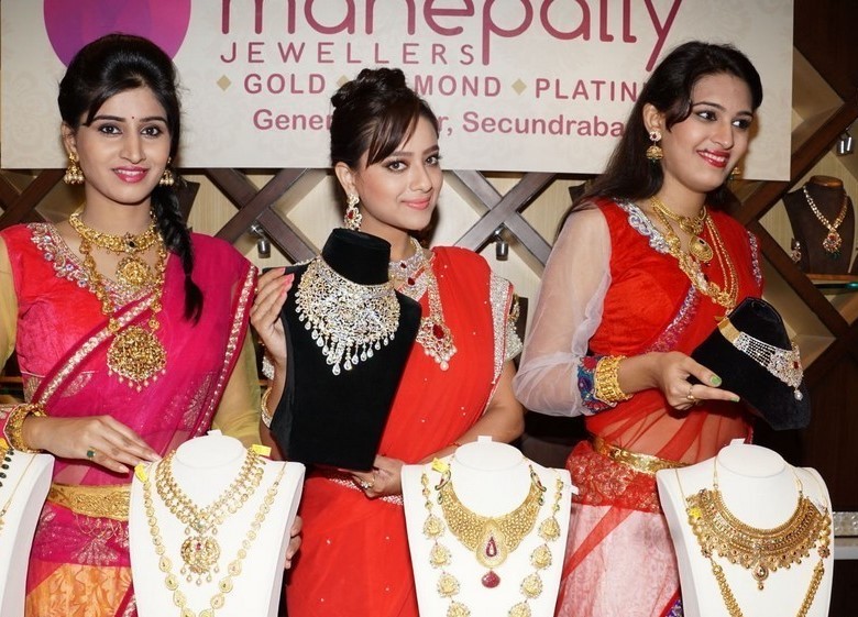 Manepally Dhanteras Jewellery Collections Launch‏
