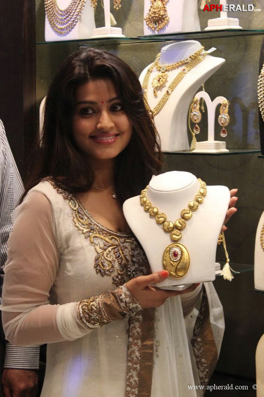 Sneha at Malabar Gold Artistry Event