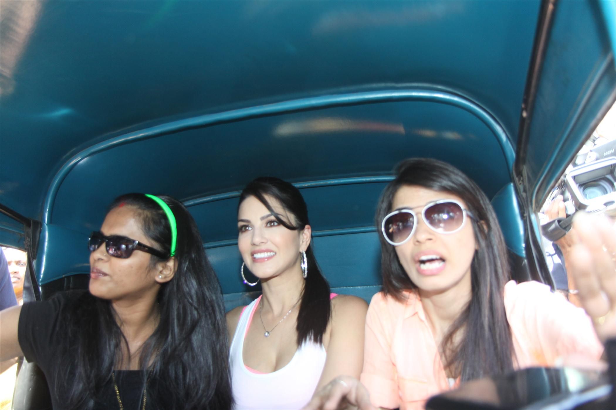 Sunny Leone at RAGINI MMS 2 with auto rickshaws