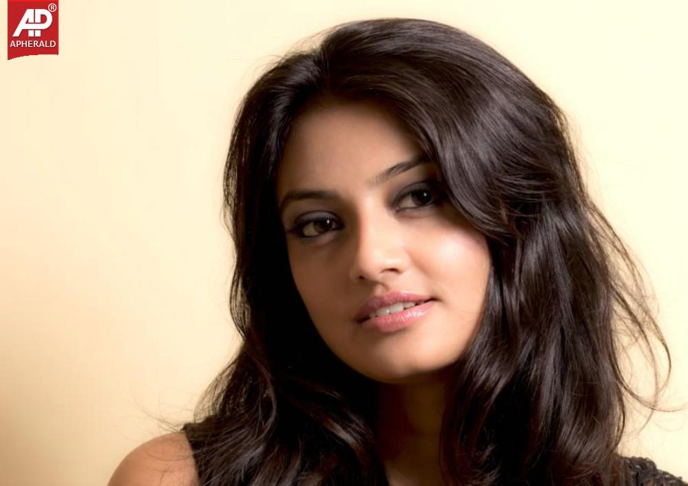 Nikitha Narayan Spicy Photos