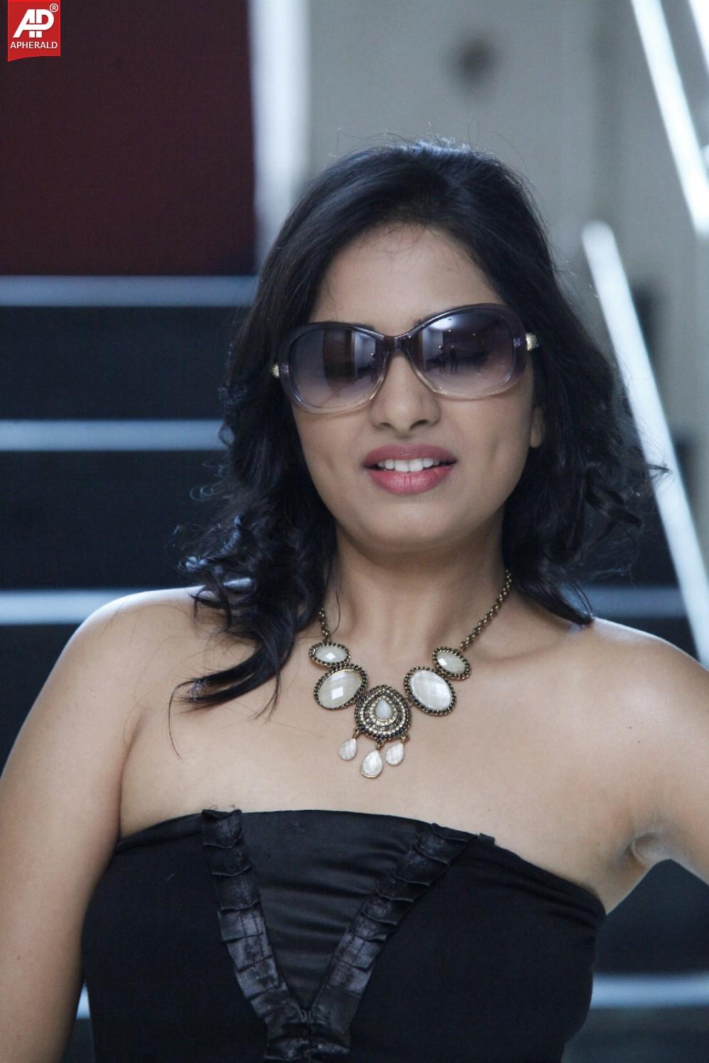 Shrusti New Hot Photos