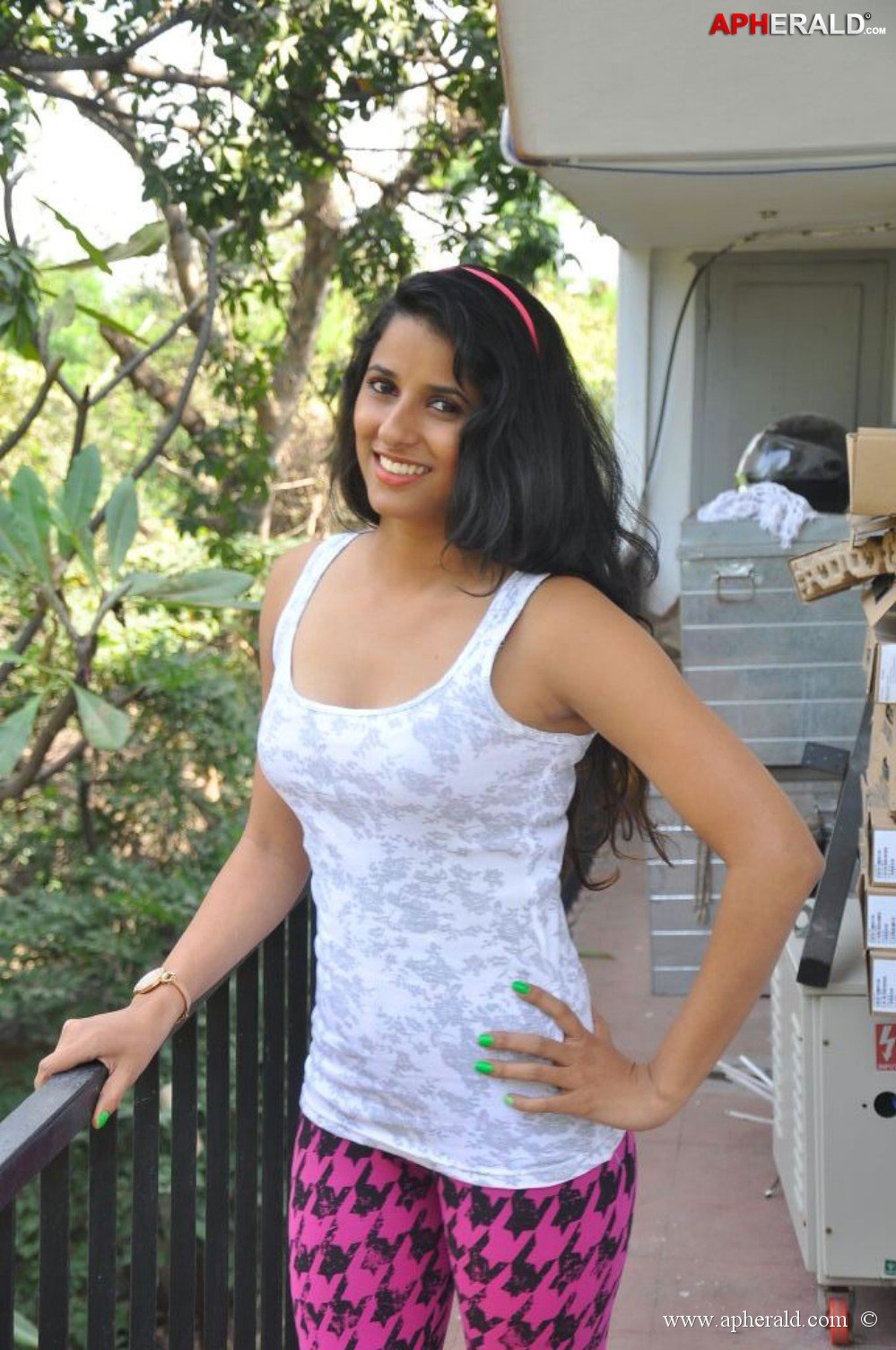 Sravya Reddy Hot Photos