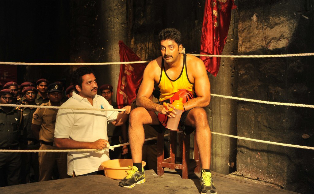 Aa Aiduguru Athade CM Movie Stills