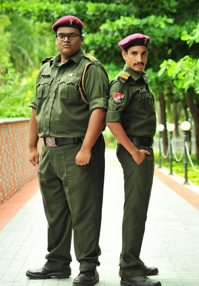 Aa Aiduguru Athade CM Movie Stills