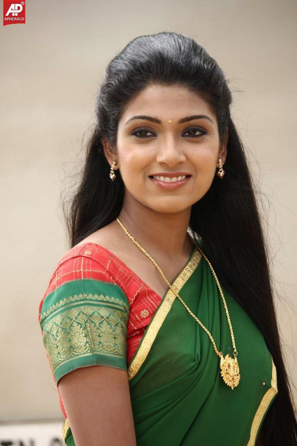 Aalamaram Movie New Stills