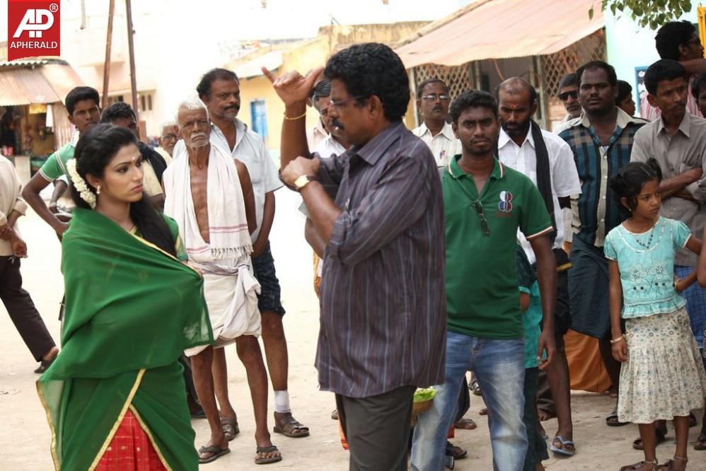 Aalamaram Movie New Stills