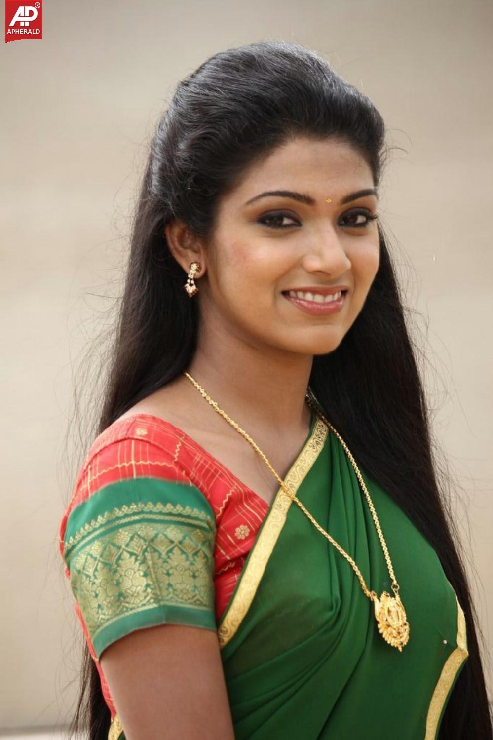 Aalamaram Movie New Stills