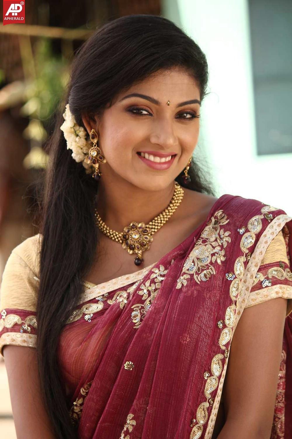 Aalamaram Movie Stills