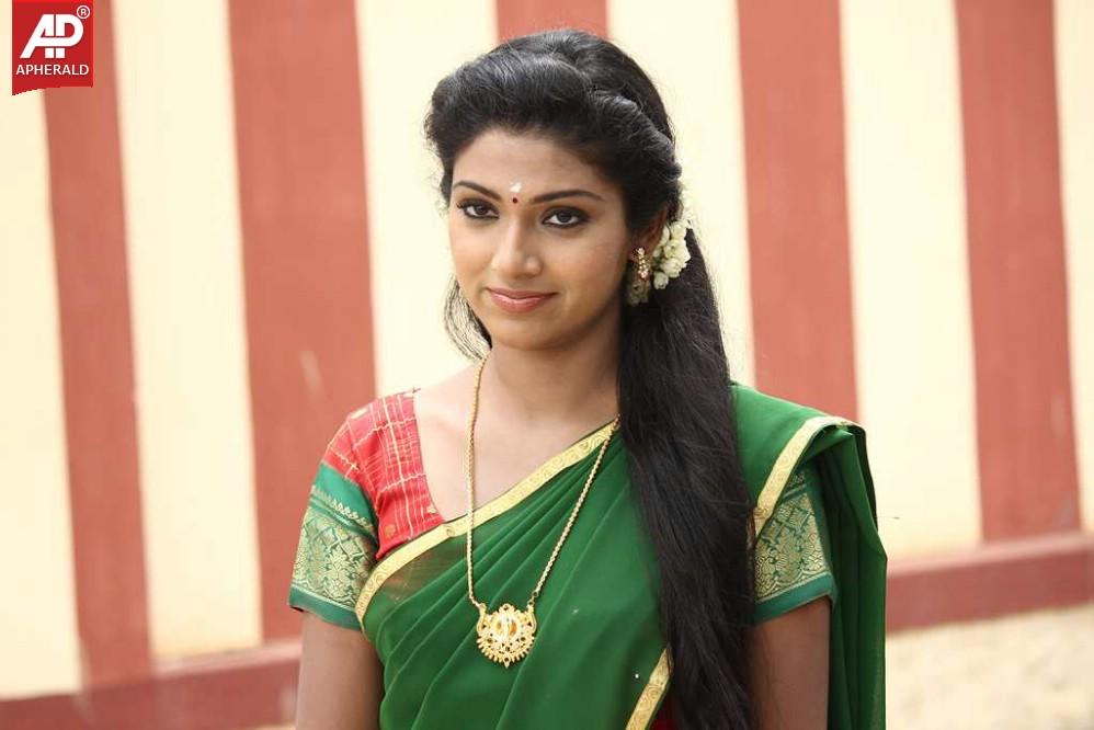 Aalamaram Movie Stills