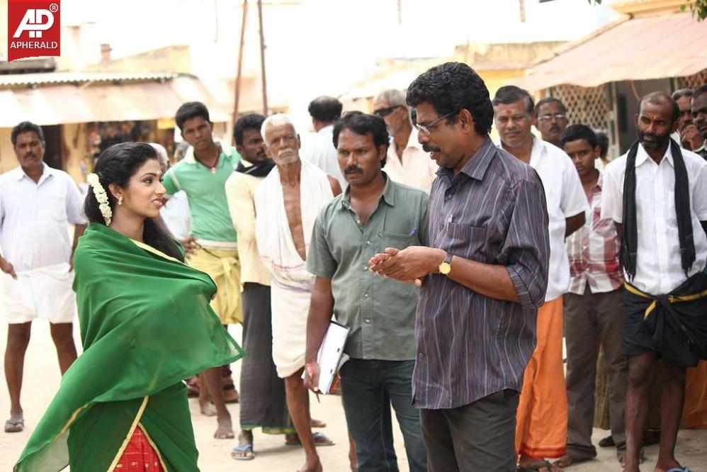 Aalamaram Movie Stills