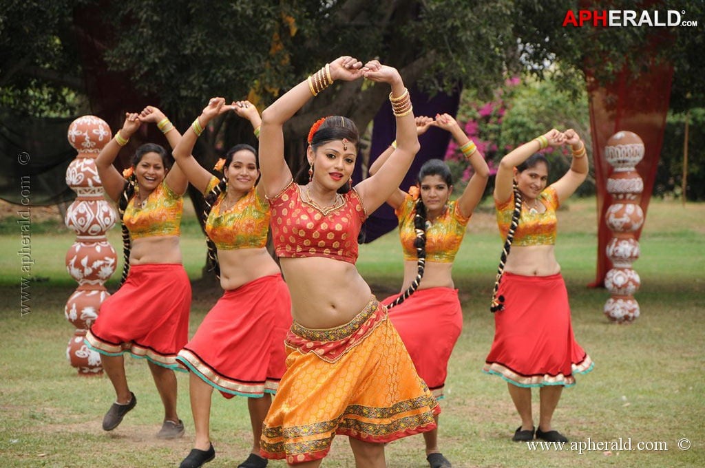 Angusam Movie hot Stills