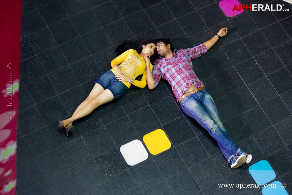 Breakup Movie Hot Stills