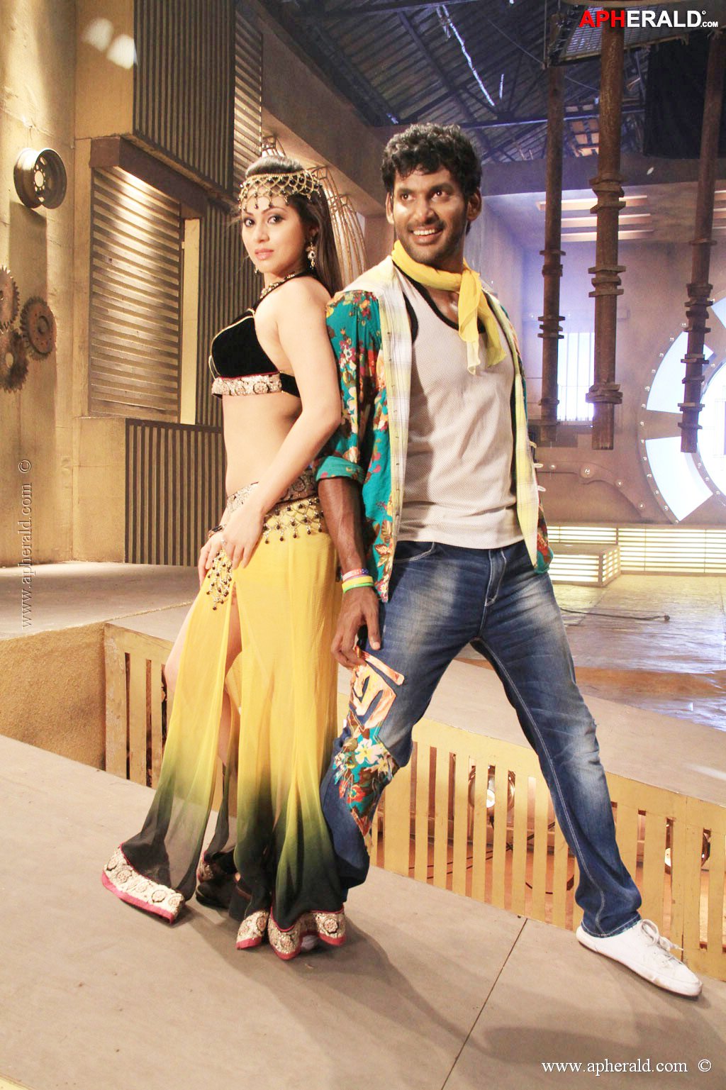 Madha Gaja Raja Movie Stills