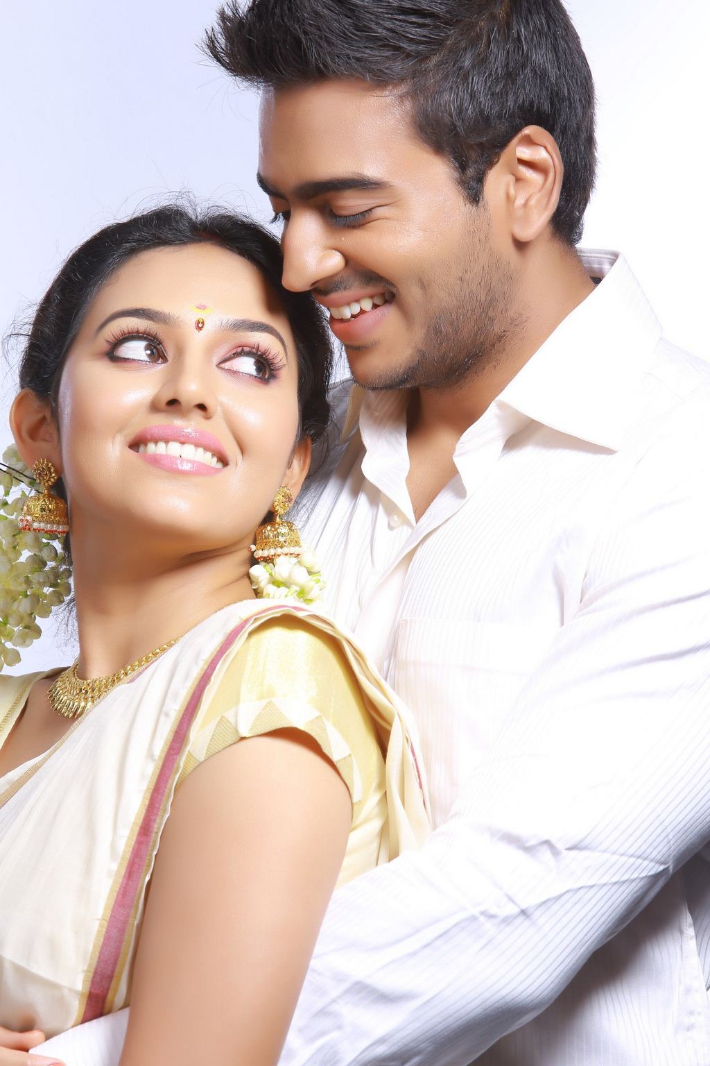 Onnume Puriyala Movie Stills