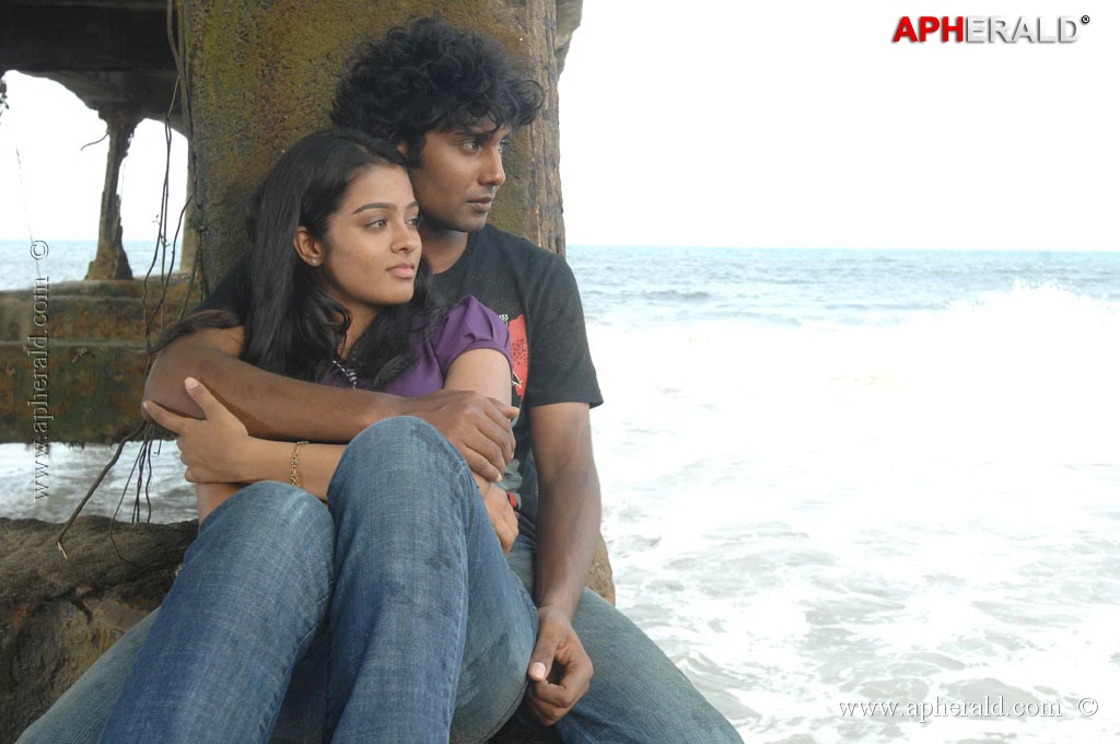 Ponmalai Pozhuthu Tamil Movie Stills