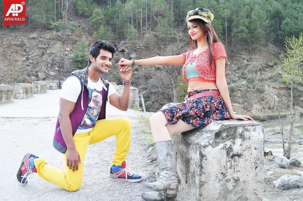 Pyar Mein Padipoyane New Stills