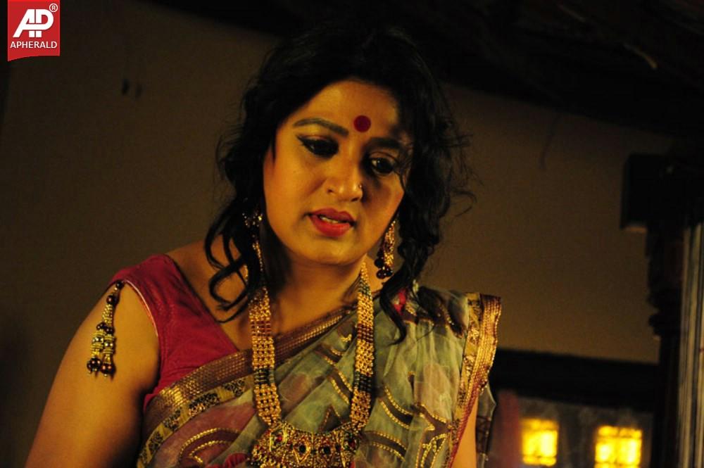 Red Mirchi Movie Stills