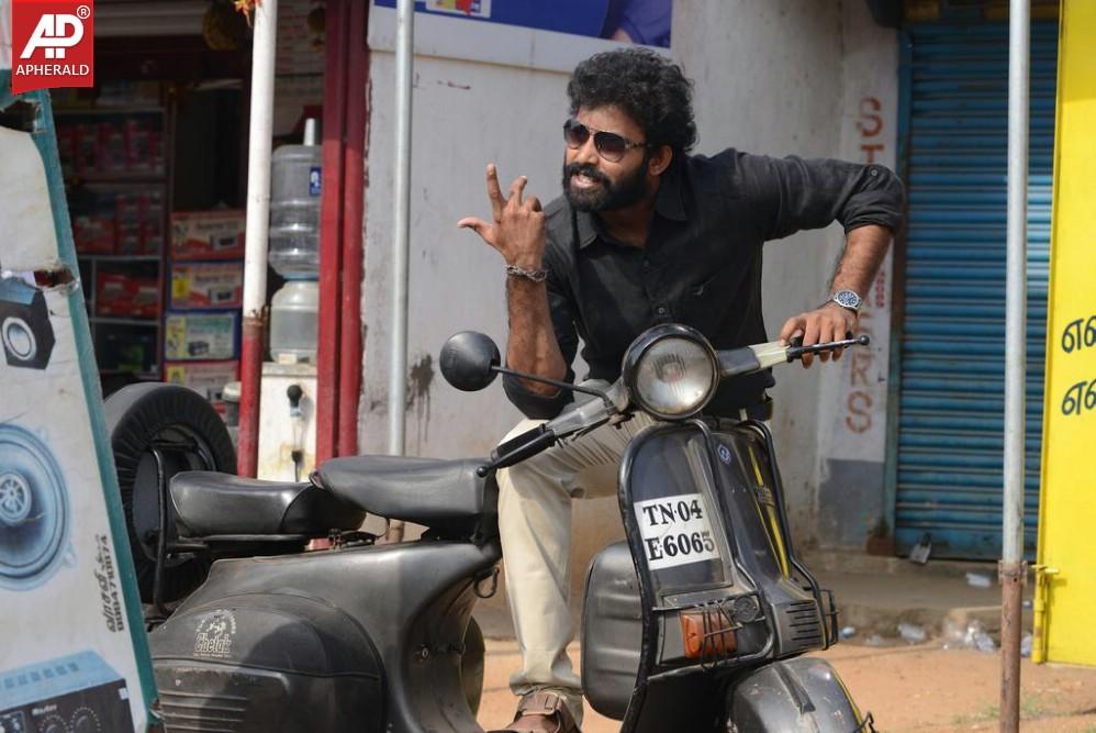 Tamilukku En Ondrai Aluthavum Movie Stills