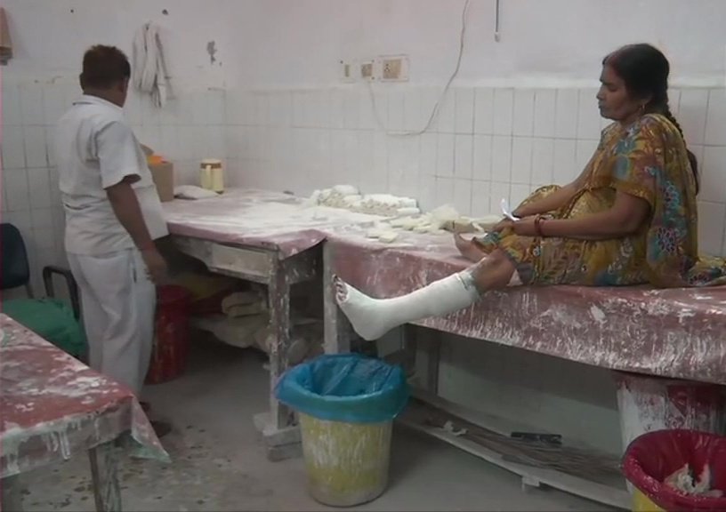 Poor Facilities With Water Leakage And Filth Inside Netaji