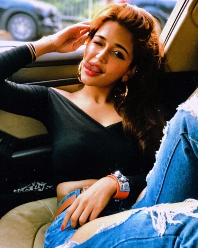 Actress And Model Anaika Soti Hot Sizzling Images