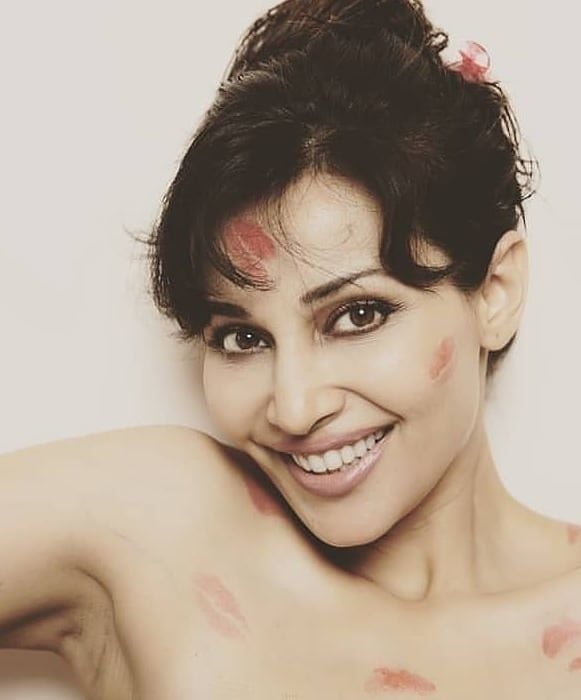 Flora Saini latest hot Clicks