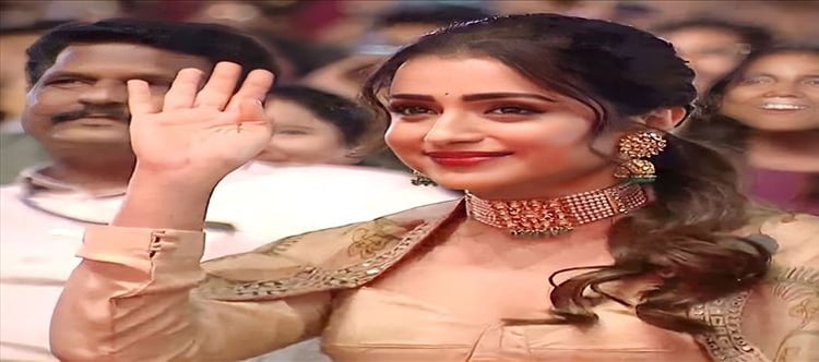 Trisha at PS2 anthem launch Fans scream Leo