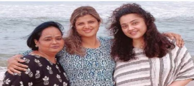 Actress Meena came out of the house after 40 days..