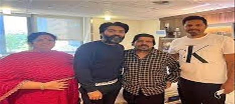 Beardless TR. Simbu with his dad.. ? Viral photo