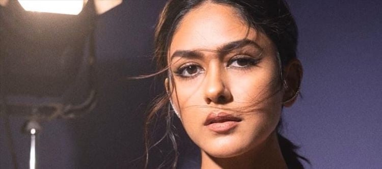 Realised What Happened To Me In past Isn’t Okay - Mrunal Th