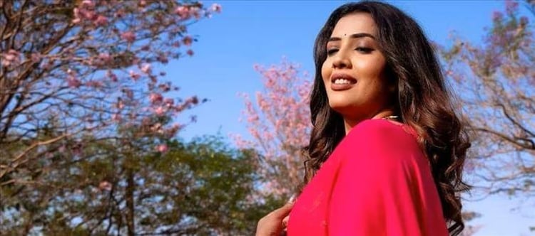 Sara Annaiah Slays Traditional Look In Radiant Pink Saree